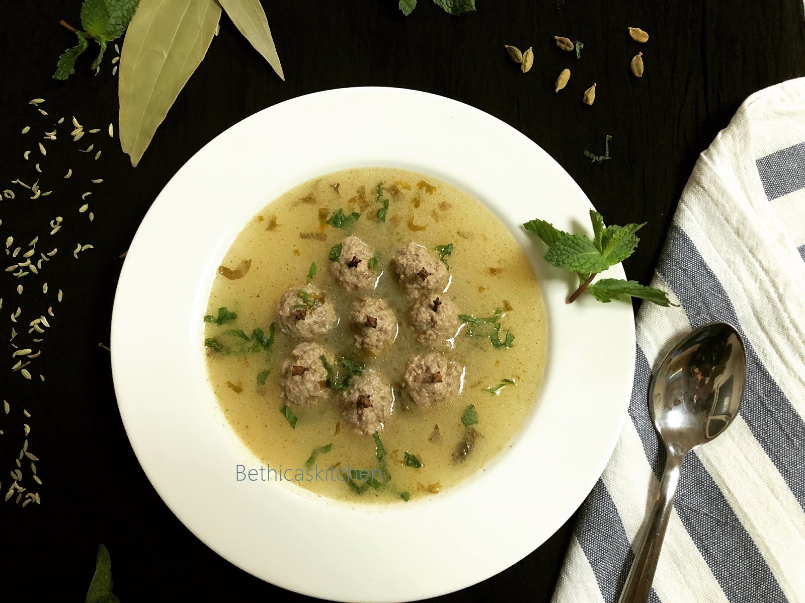 Bethica's Kitchen Flavours: Gushtaba ( Mutton Balls in Yoghurt Gravy ...