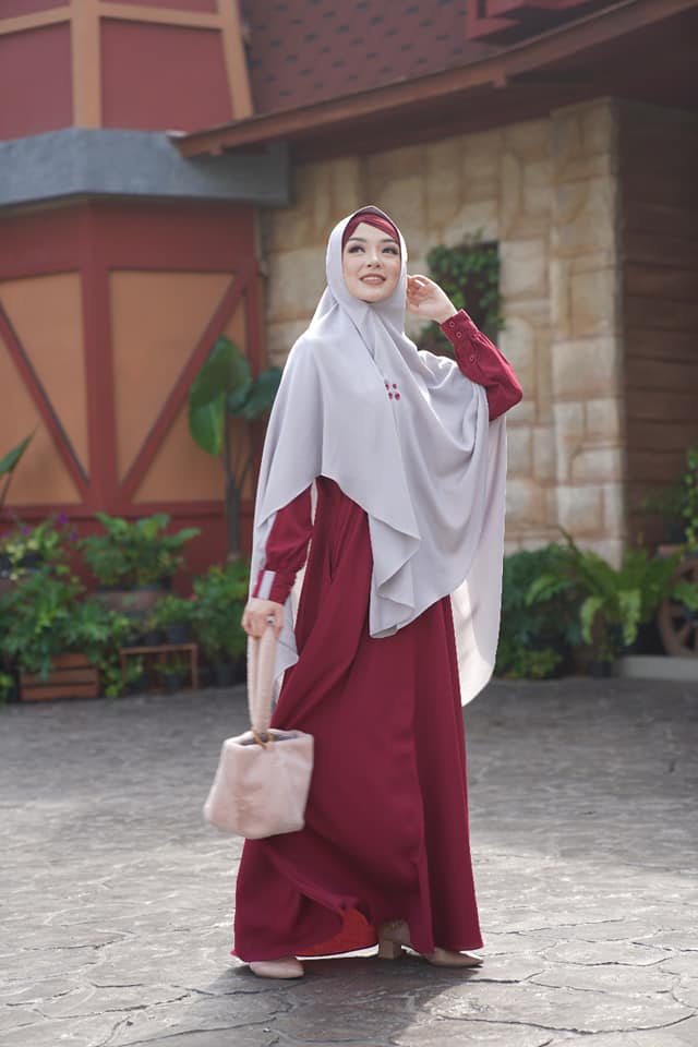Duahijab Ruzzatmi Boutiq: Gamis Set Meisya Maroon by Aulia Fashion