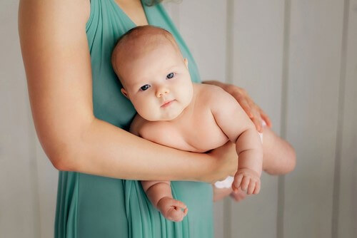 12 Tips Melegakan Kolik Bayi