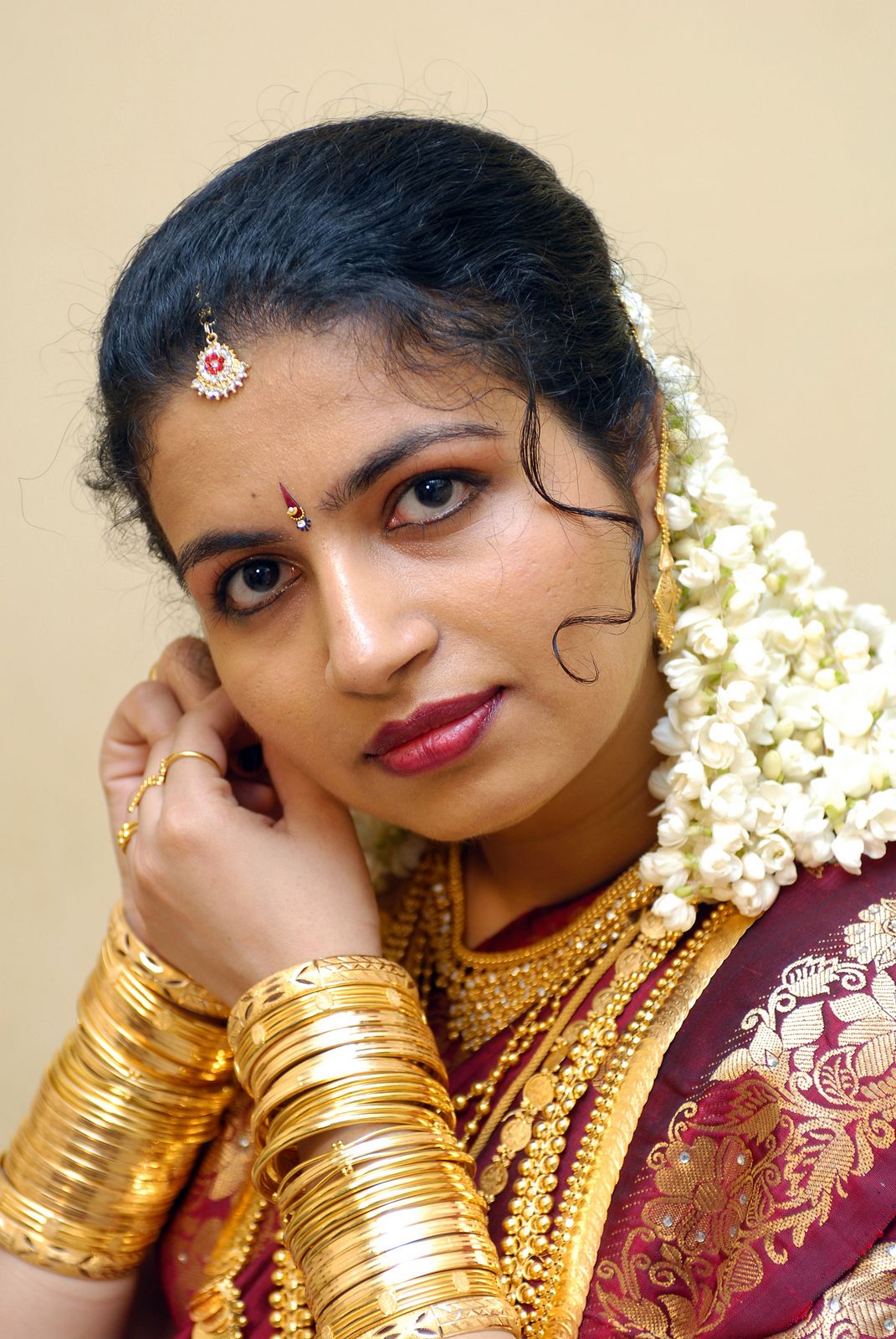 కామ దేవత : VADHINA