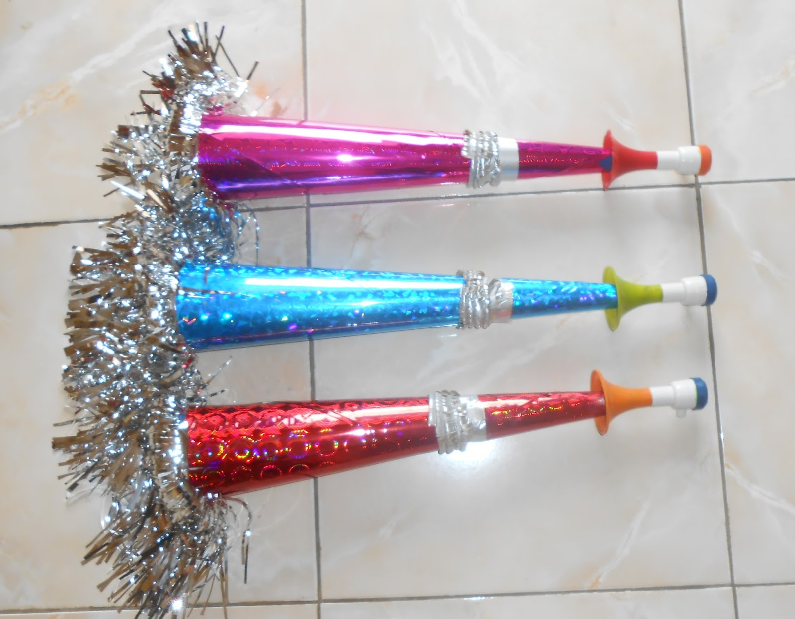 ANEKA JENIS TEROMPET TAHUN BARU DIGITOYS | DIGITOYS