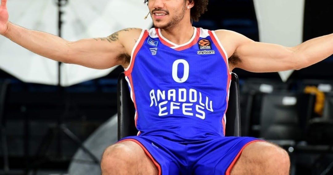 Anadolu Efes ata a Shane Larkin