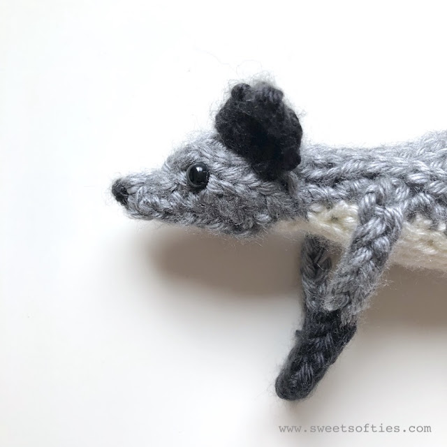 Knit Pocket Wolf Amigurumi (Free Knitting Pattern) - Sweet Softies