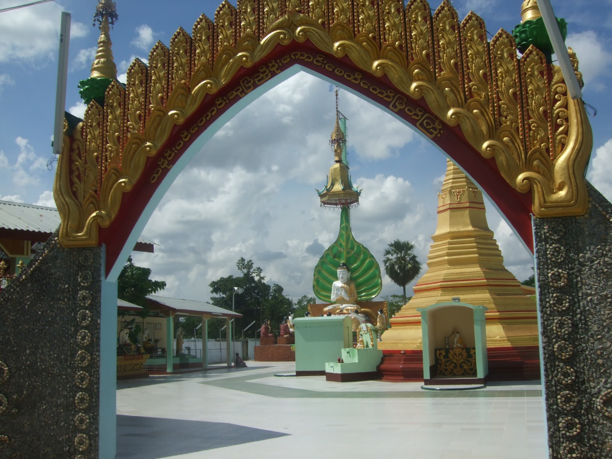 The Travels of a Curious Old Man: Across the Yangon River to Dala: Part ...