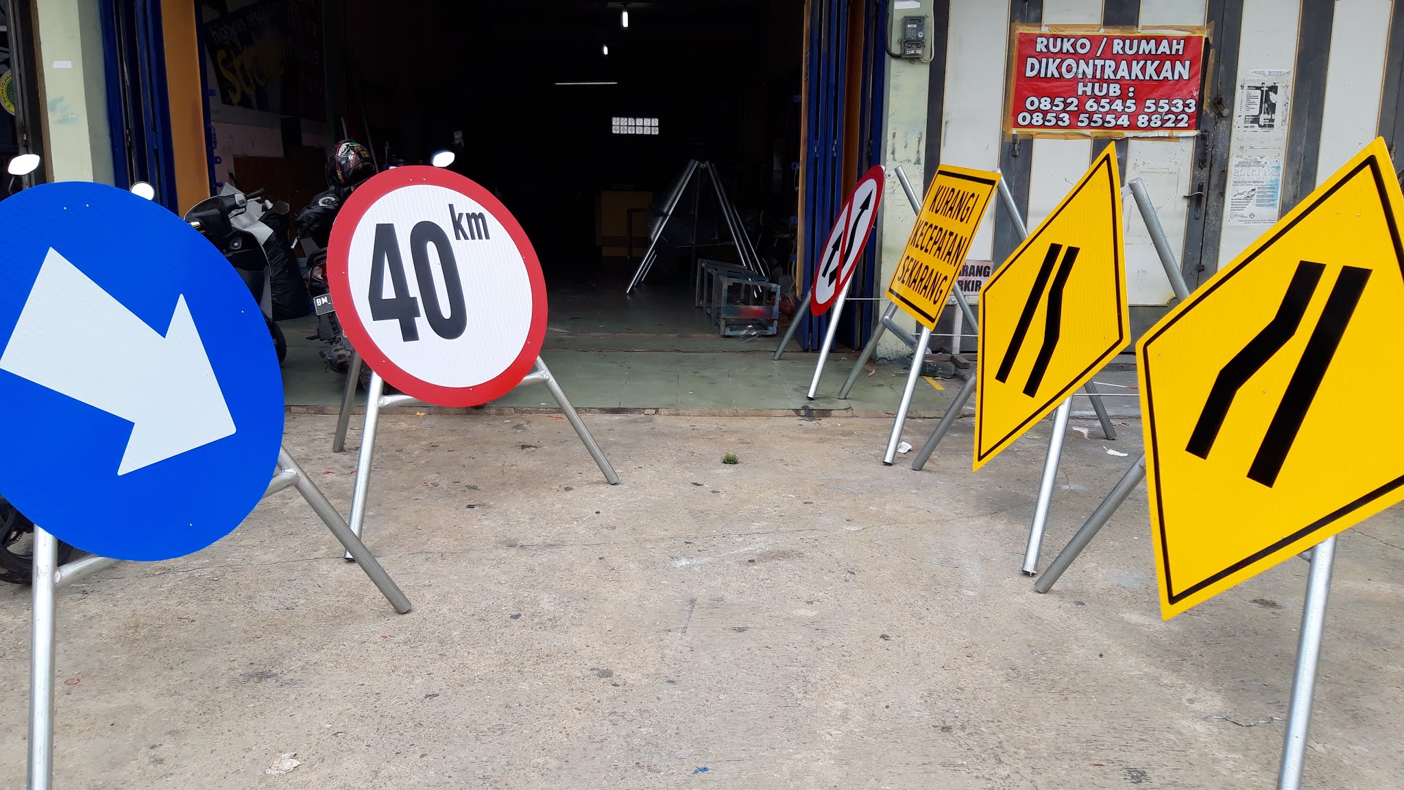 Pembuatan Rambu-rambu Jalan di Pekanbaru - Conical