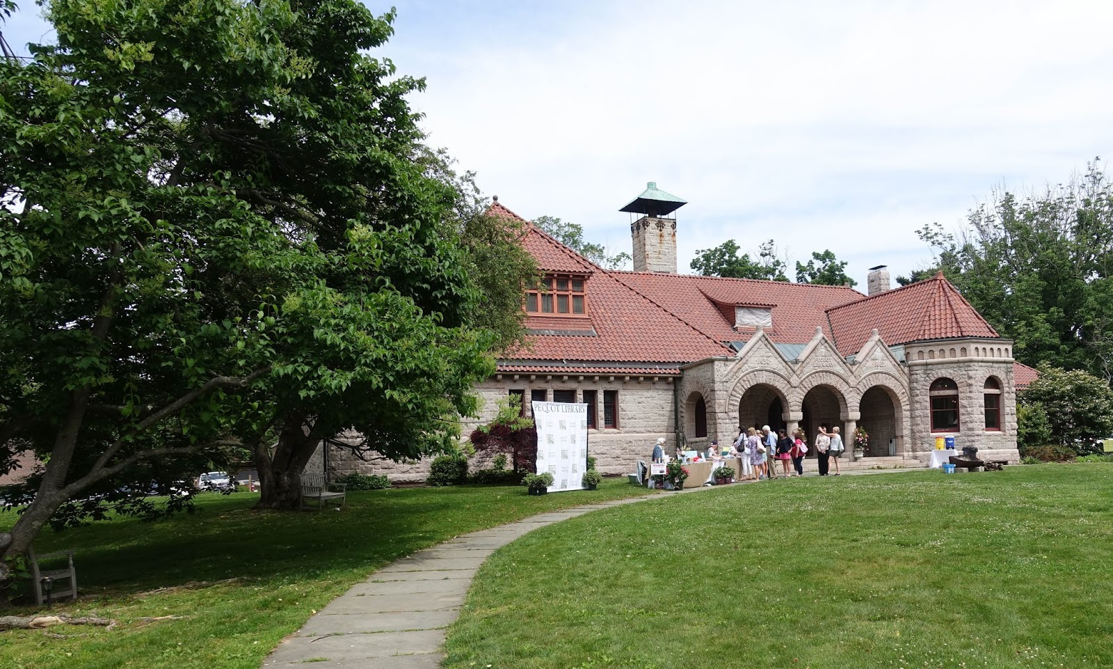 Southport Garden Tour - Preppy Empty Nester F