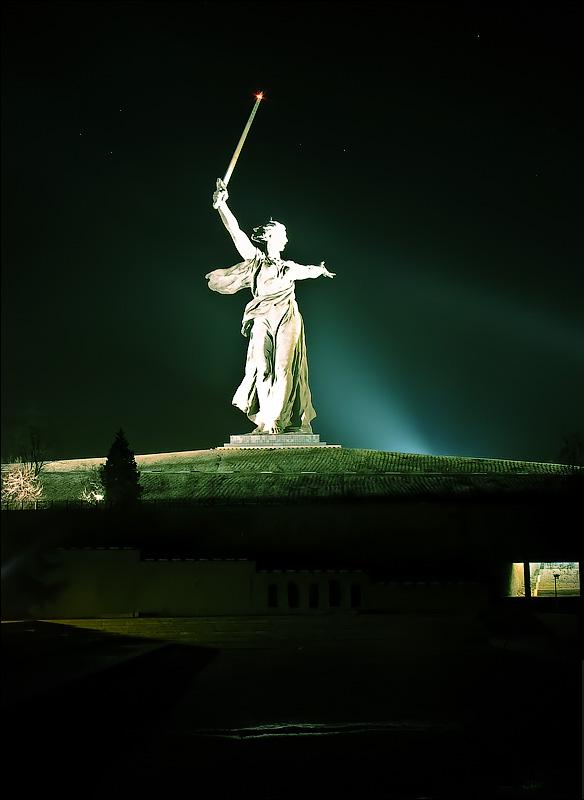 Copernicus: RODINA MAT Madre patria Titan de Russia...