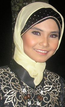PiNkY LaDIes: Rafidah Ibrahim