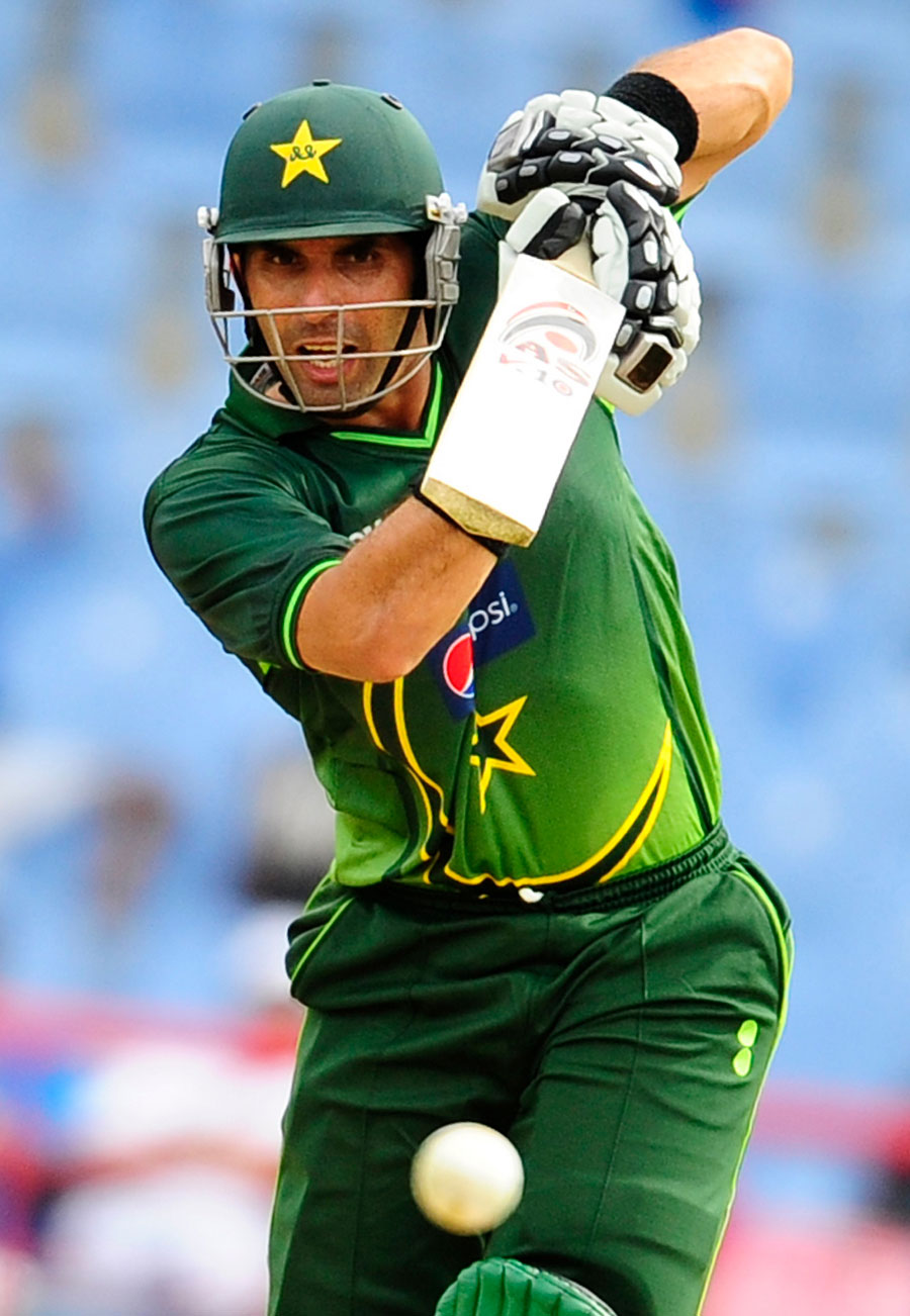 30 Wallpapers of Pakistani Captain Misbah Ul Haq 2014 - Cricket