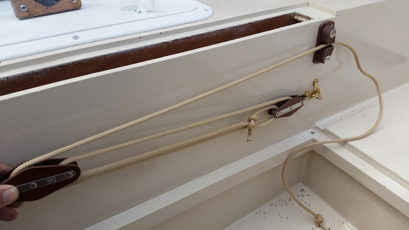 Sailing Scamp 284: Center board installation