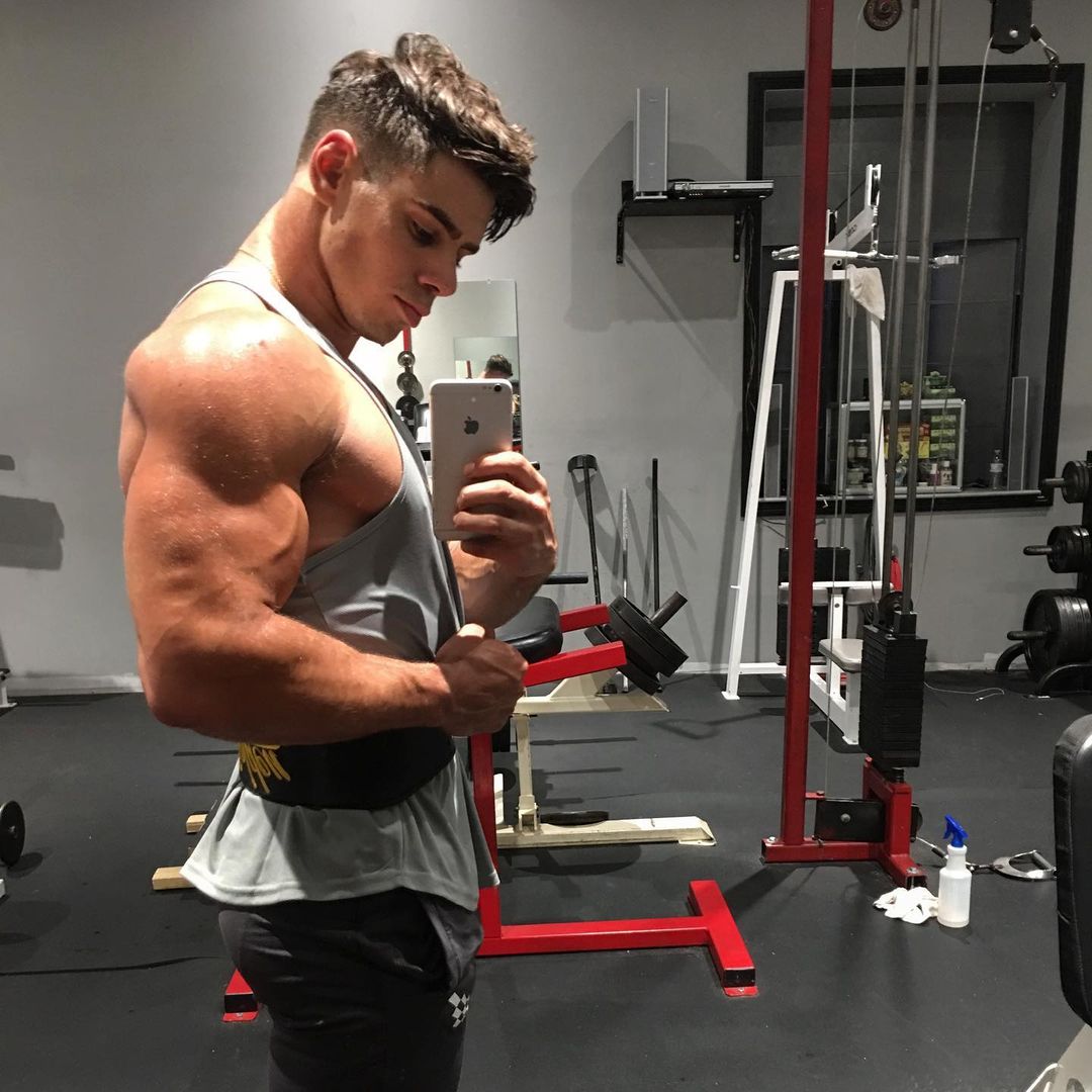 the beauty of male muscle: Nick