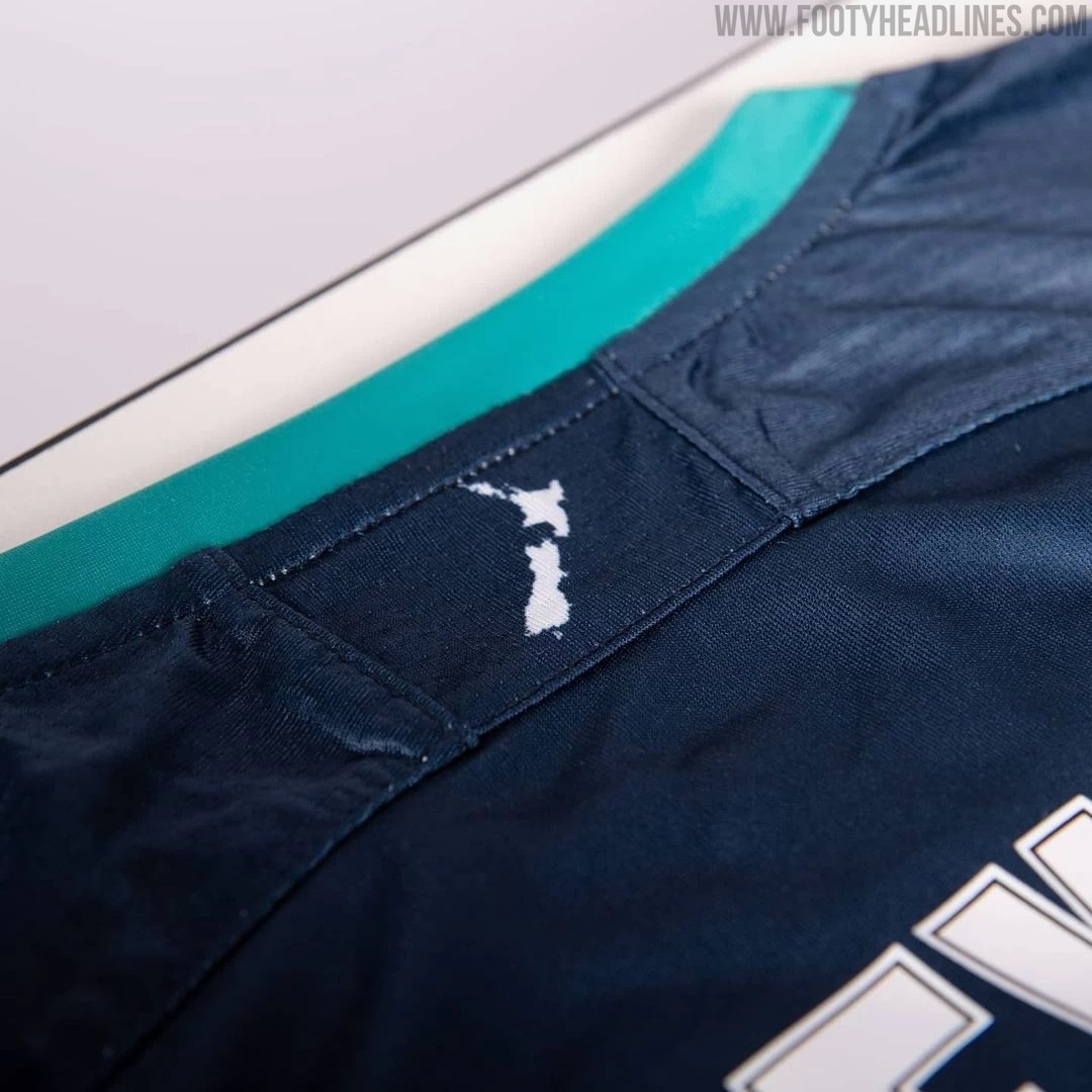 Wellington Phoenix 20-21 Home & Away Kits Revealed - Footy Headlines