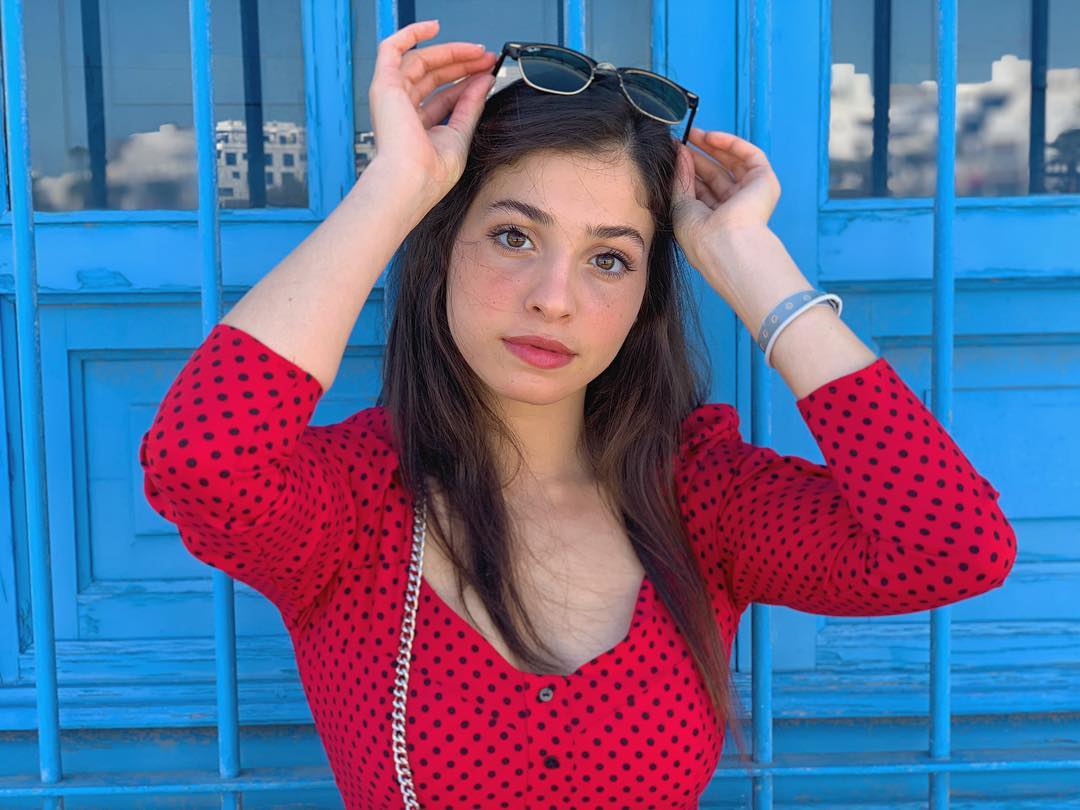 Starlet Arcade: Yusra Mardini swimming