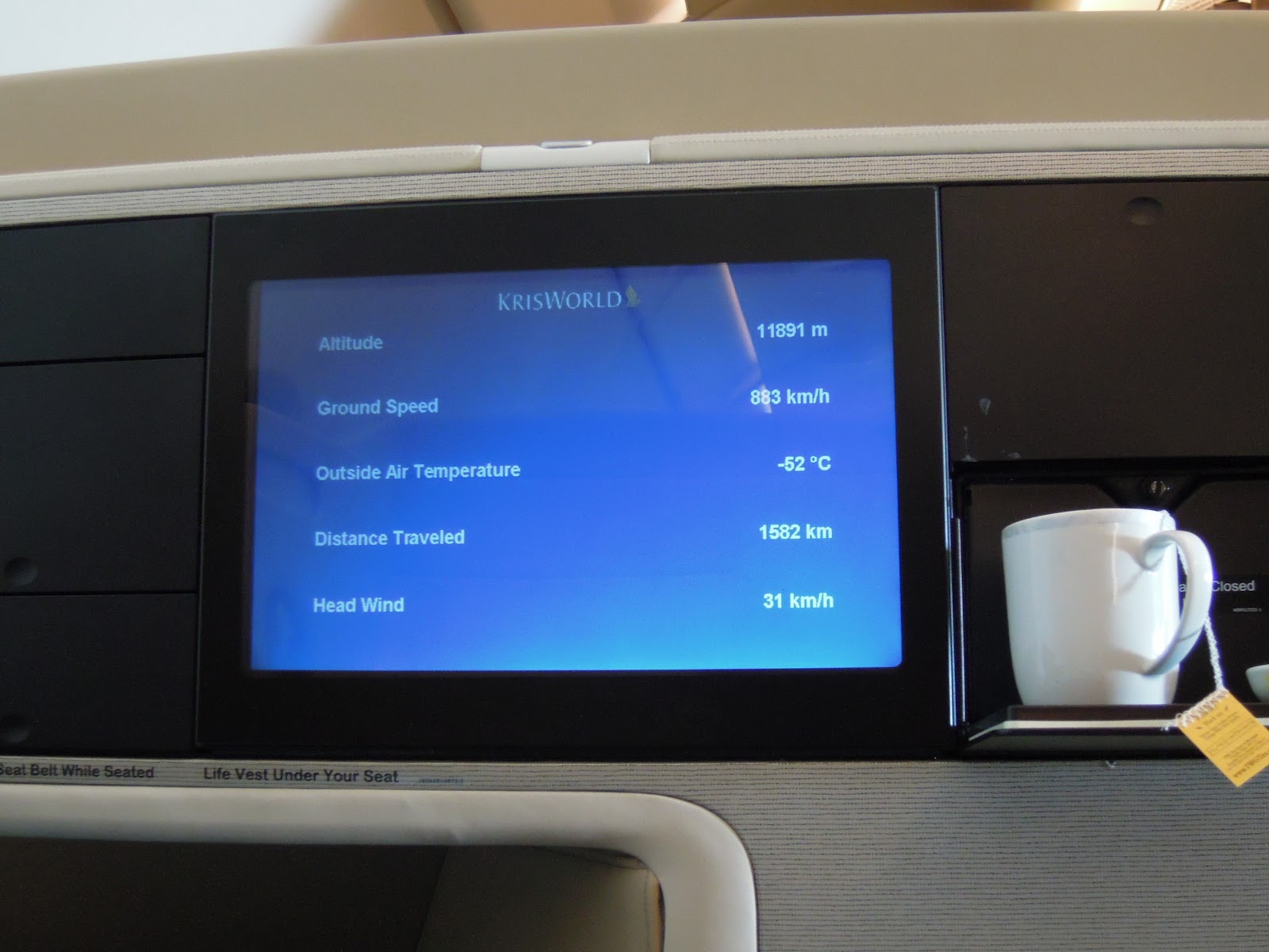 SIN-TPE 兩千哩的掛念: 2012.04.21 SQ856 SIN-HKG (A380 C Class)