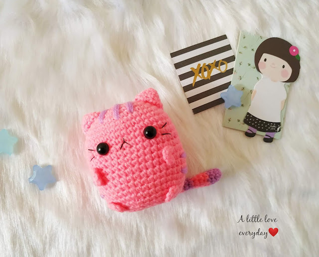 Pastel pusheen Amigurumi pattern - A little love everyday!