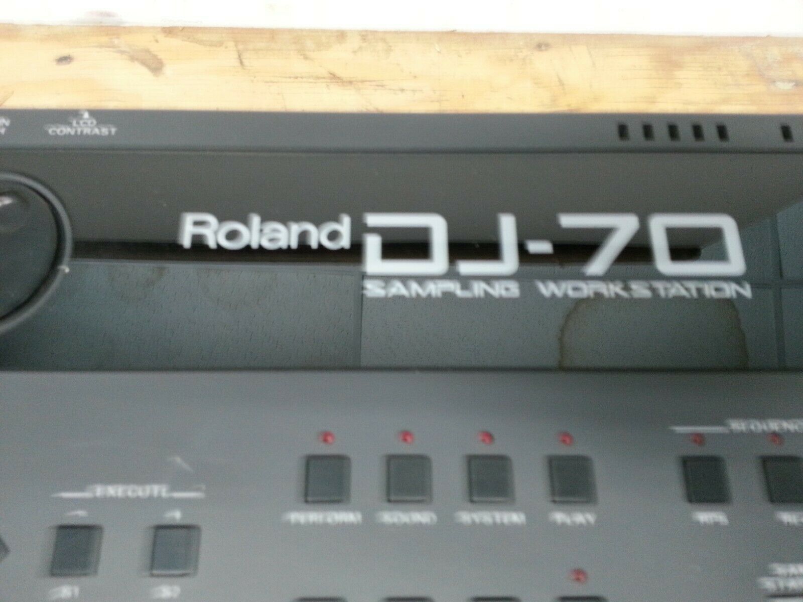 MATRIXSYNTH: Roland DJ-70 Sampling Workstation