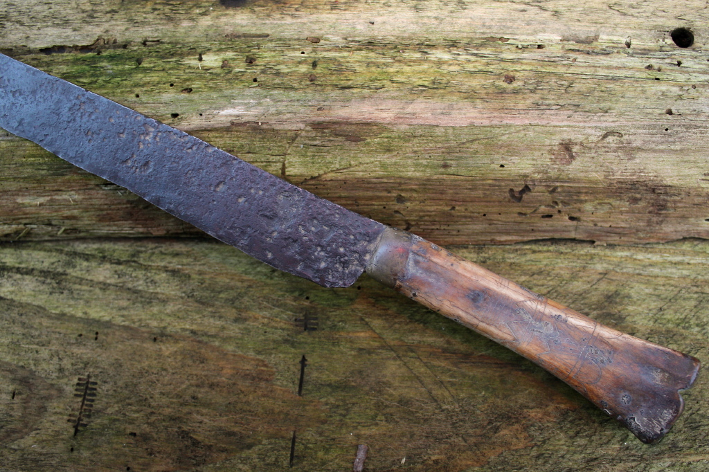 Contemporary Makers: Ian Pratt Knife for Art Riser