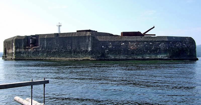 PHILIPPINES TOURS ET VOYAGES: SUR L'ÎLE DU CARABAO ... LE FORT FRANK