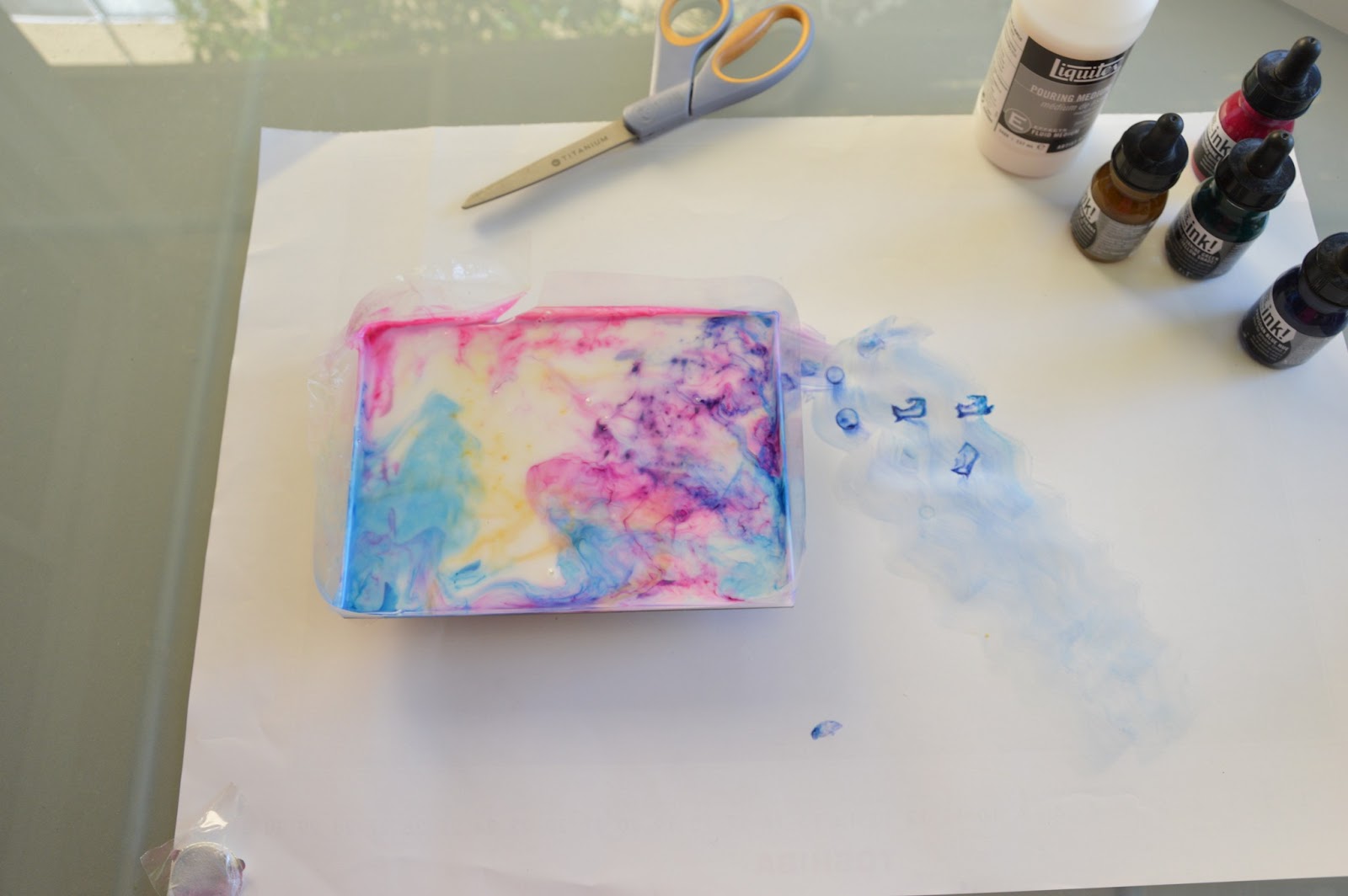 kimi kobashi: ink & pouring medium experiment