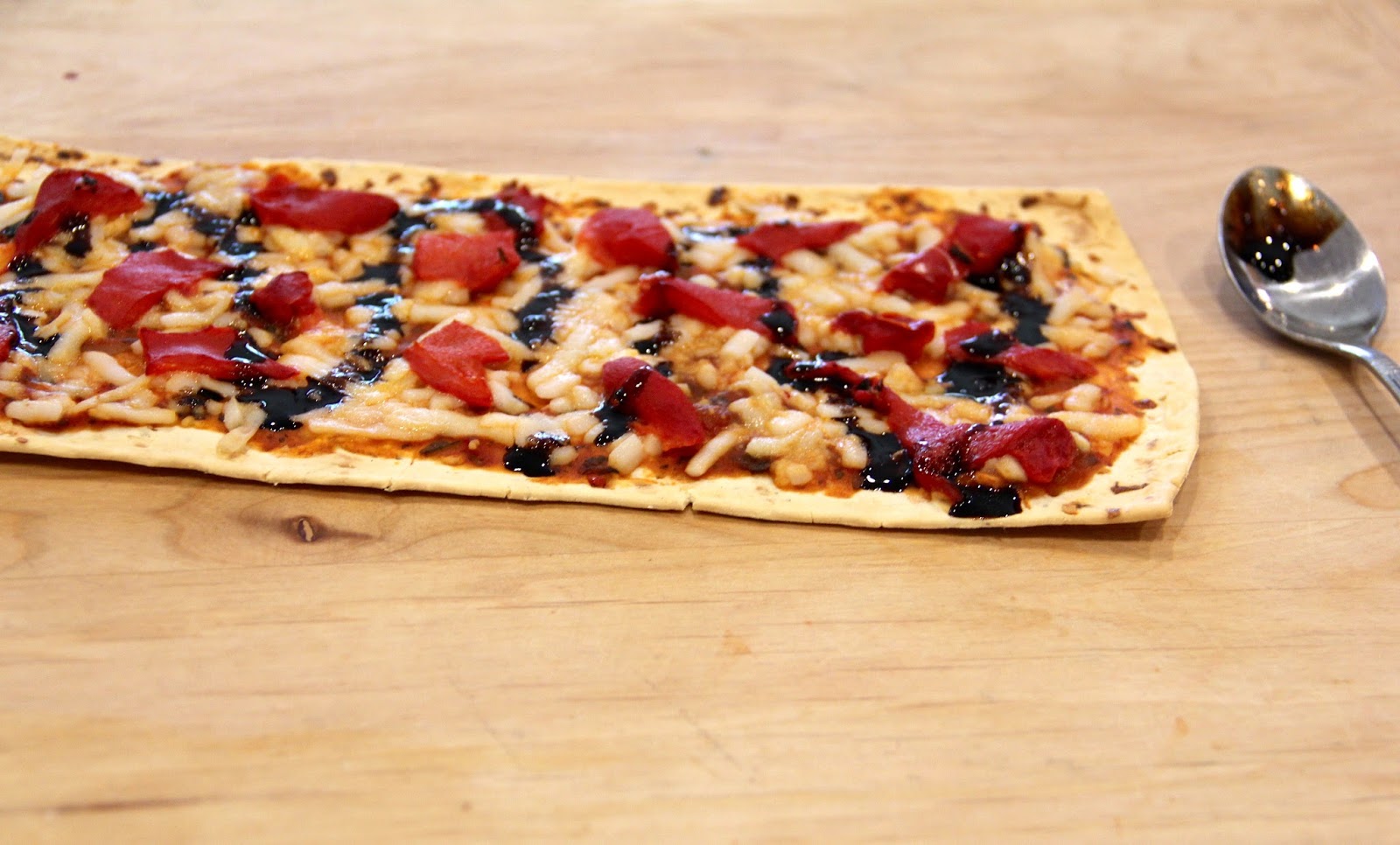 Little Miss Haute Couture: Roasted Red Pepper Balsamic Pizza {Flatout ...