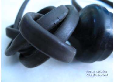 SewDelish: How To Clean Old Antique and Vintage Sewing Machines