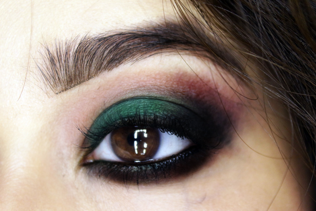 Quick, Simple and Easy Green Smokey Eye Makeup Tutorial - Deck and Dine