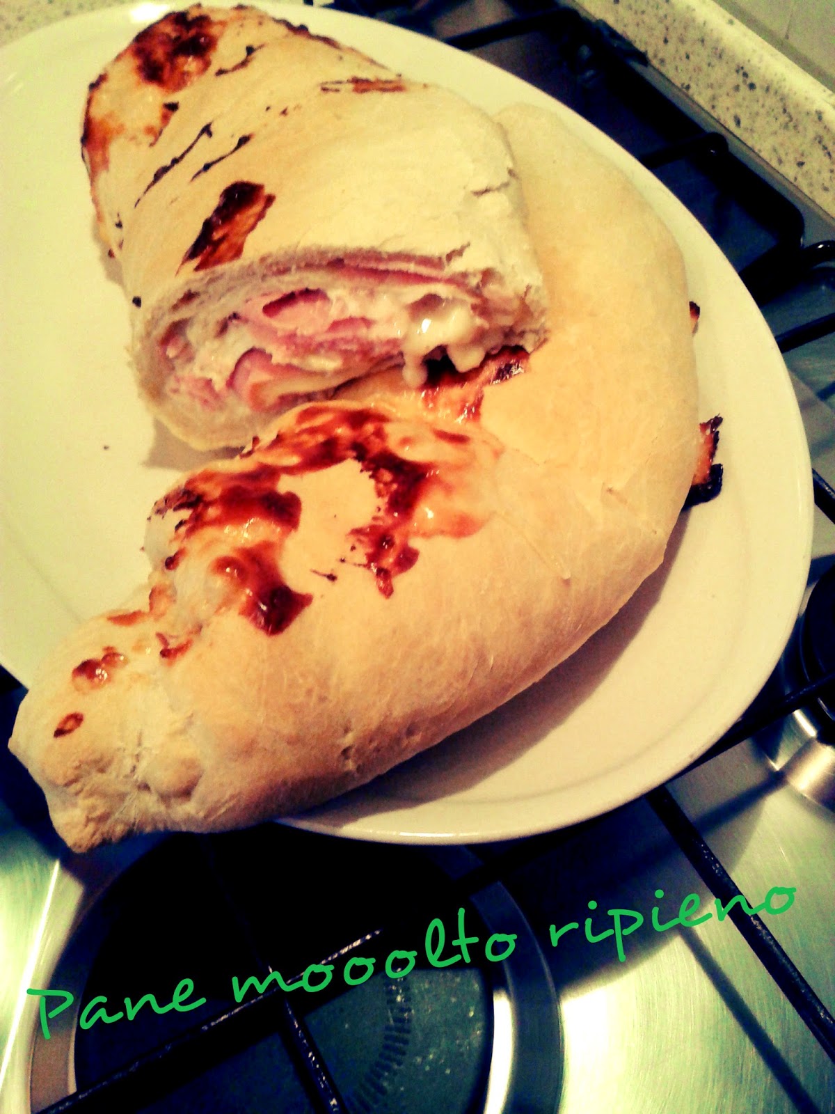 Fornelli&Capricci: Pane ripieno al prosciutto e formaggio