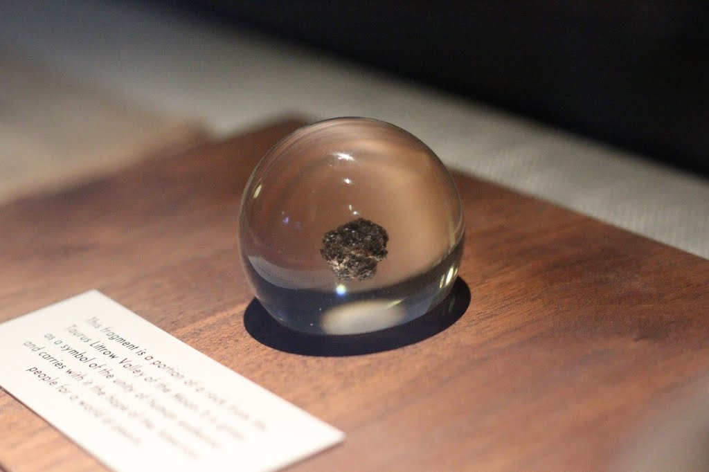 MOON HOAX: DEBUNKED!: 10.2 Were the Apollo Moon rocks faked?