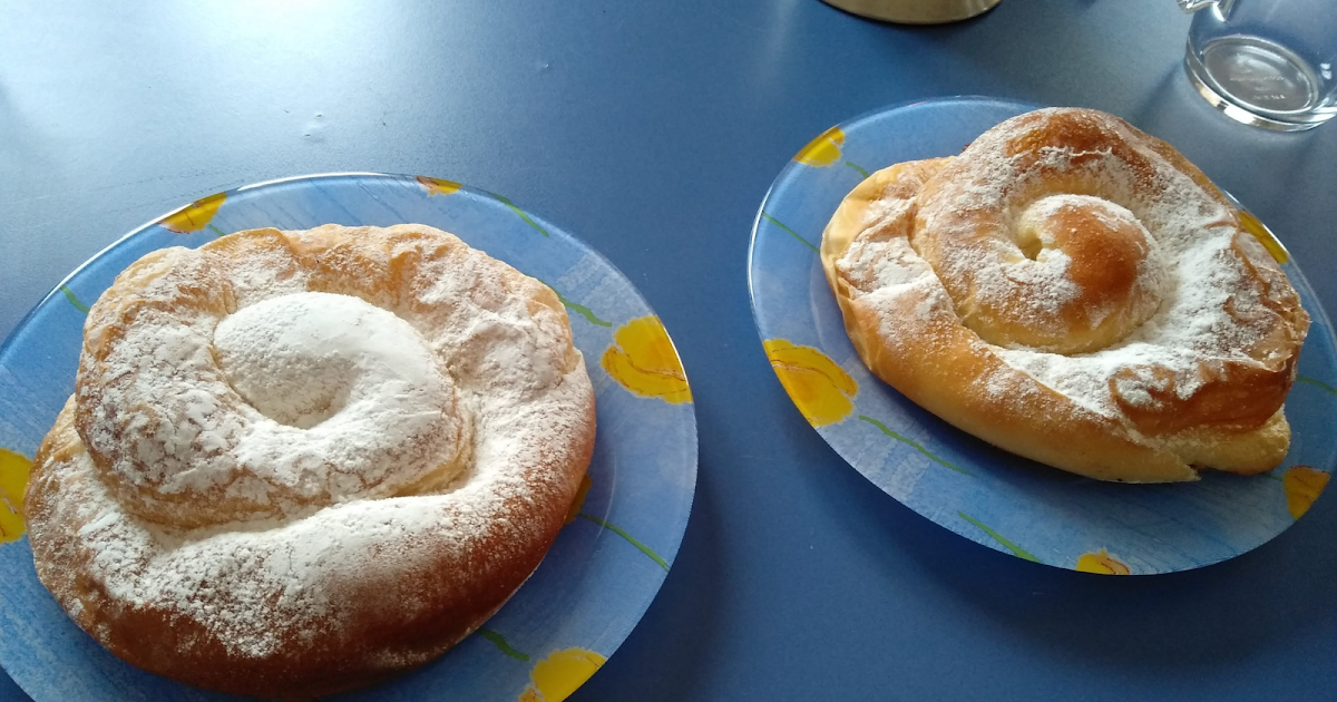 Ensaimadas rellenas y pan de leña.🥐🥟 | Blog de Alaró