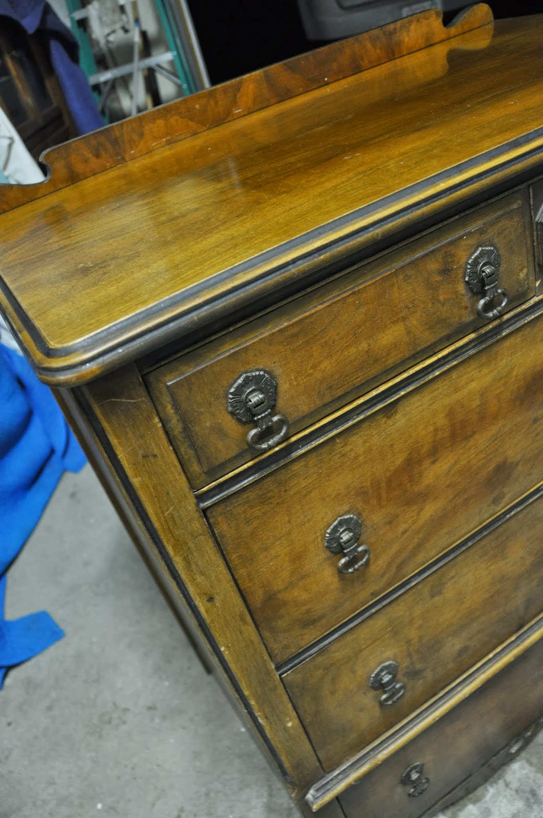 Sweetly Chic: Classy Little Dresser.