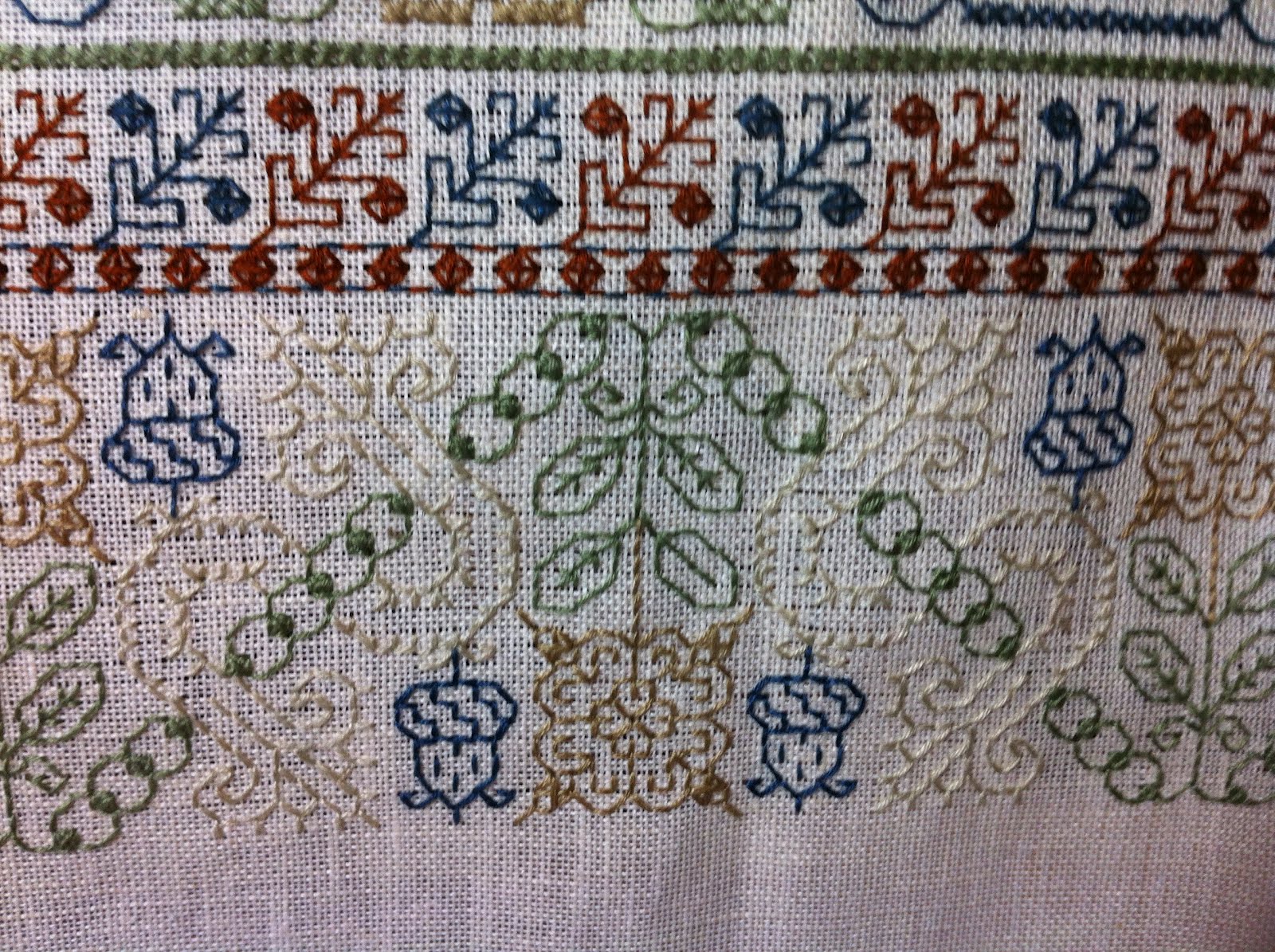 Loara Standish Sampler: Band 11 center