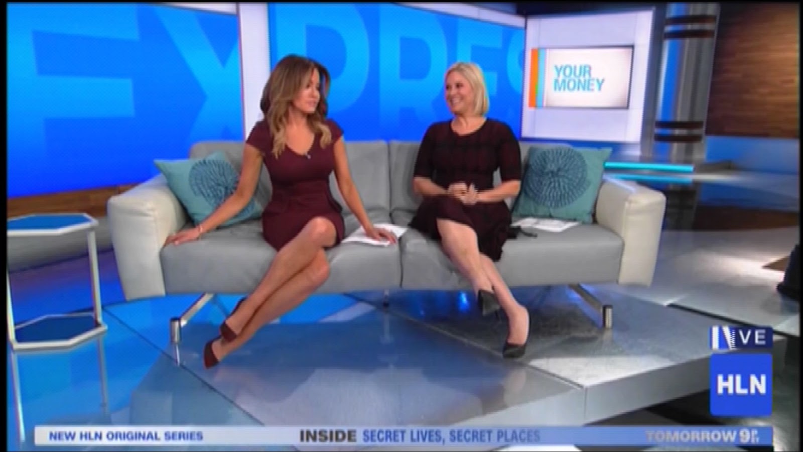 The Babes We Love: Robin Meade - 11/2/17 - SEXY TIGHT BODY