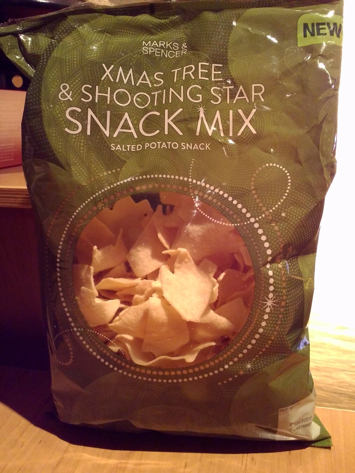 The Excited Eater: Marks and Spencer Xmas Tree and Shooting Star Snack Mix