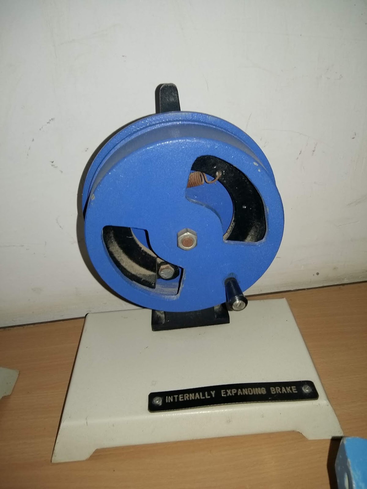 INTERNAL EXPANDING BRAKE ~ Engineering Stream