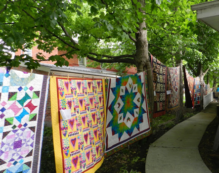 Adel Quilting & Dry Goods Co.: Outdoor Quilt Show!
