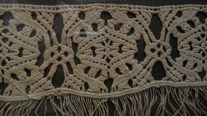 Italian Needlework: Macrame Fringes