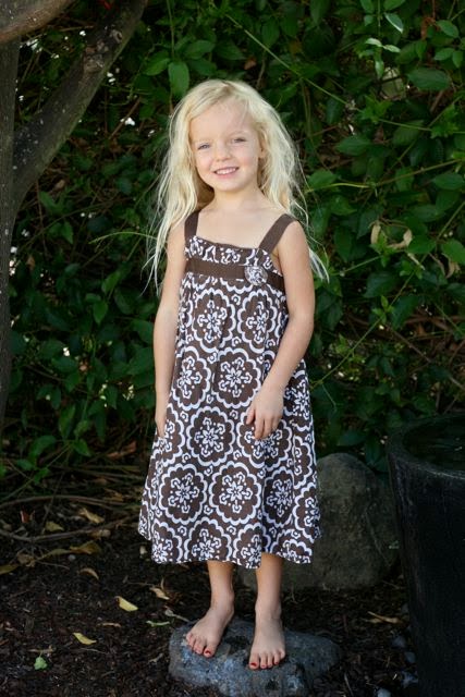 Cookie+Curly: Tutorial: Little Girl Dress from Scratch