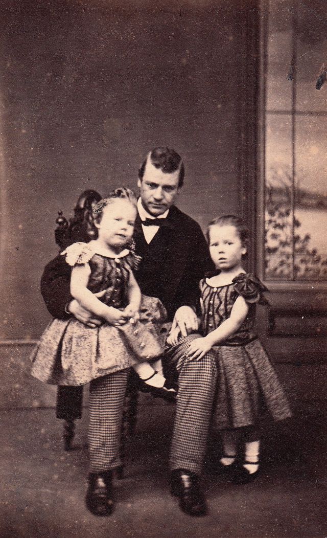 Victorian Fatherhood: Lovely Photos of Fathers With Their Children in ...