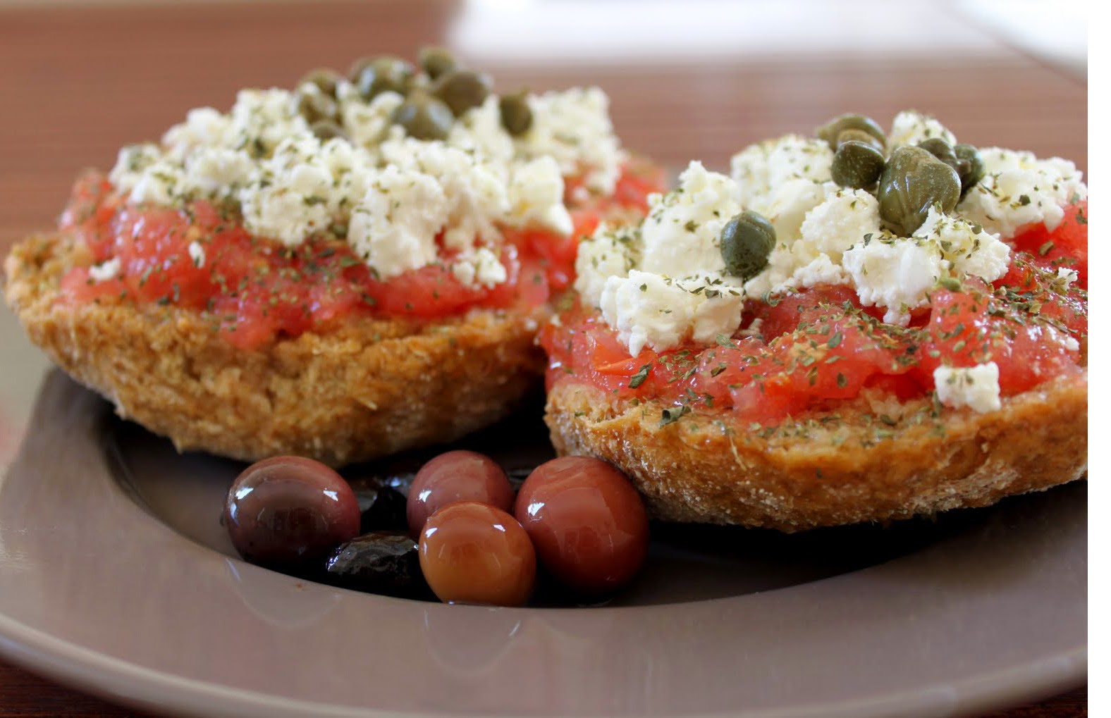 THE TASTE OF GREECE: DAKOS(BARLEY RUSKS)