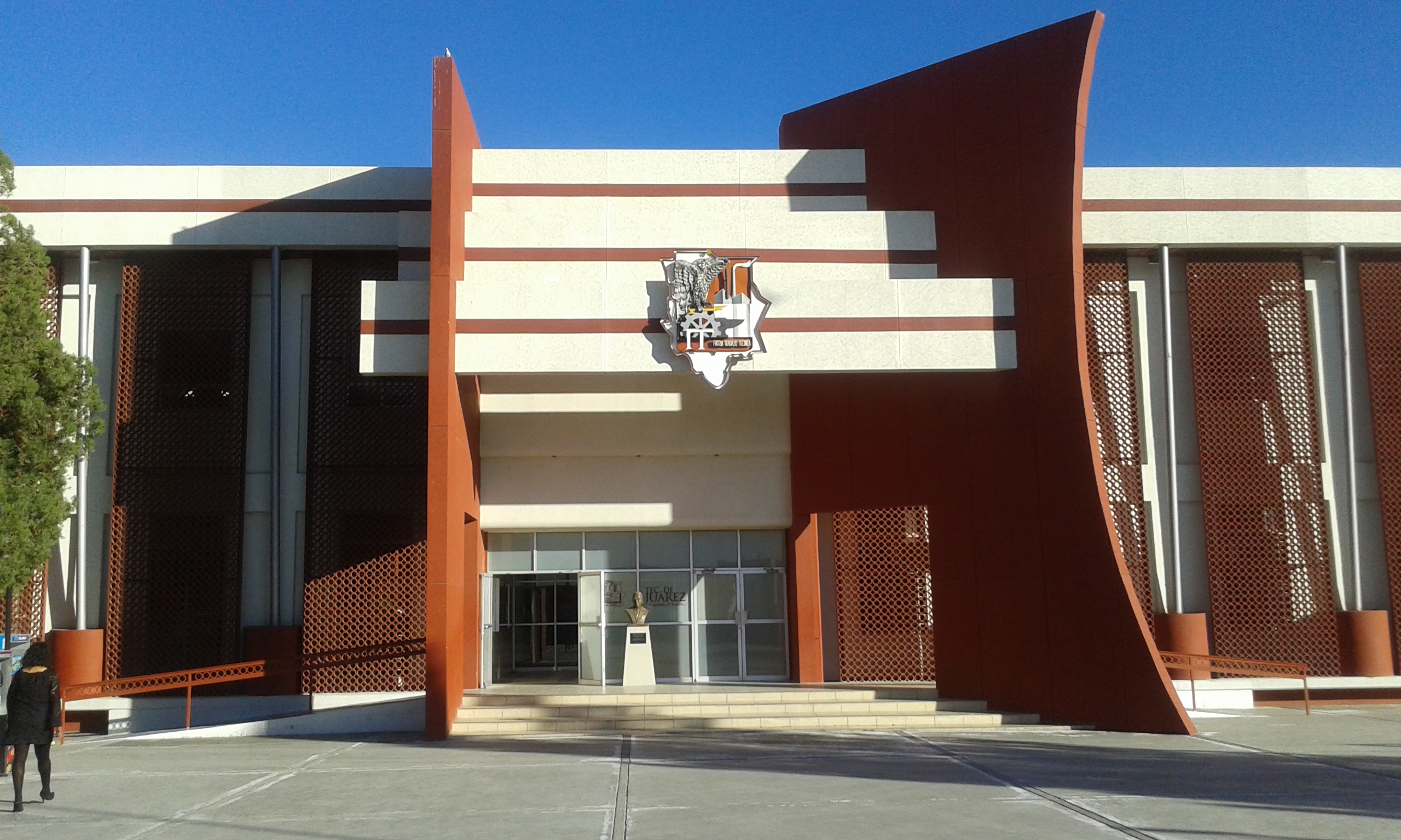 Ruta 15. Avenida Tecnológico/Panamericana (norte a sur)