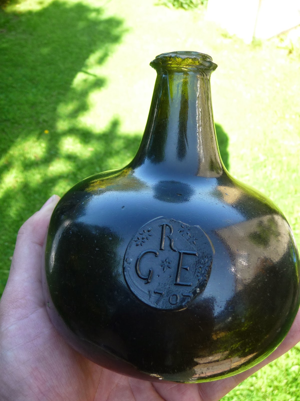 early glass bottles: earlyglass and e-technology