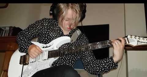 Jess Lewis: performs Sisters by Steve Vai