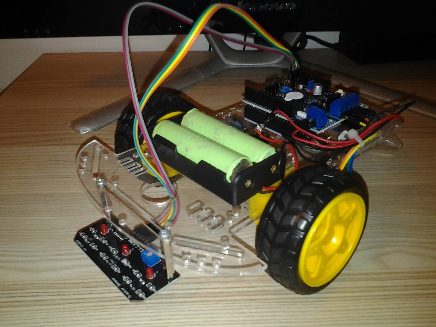 โปรเจค หุ่นยนต์เดินตามเส้น 3 เซ็นเซอร์ Arduino L298p