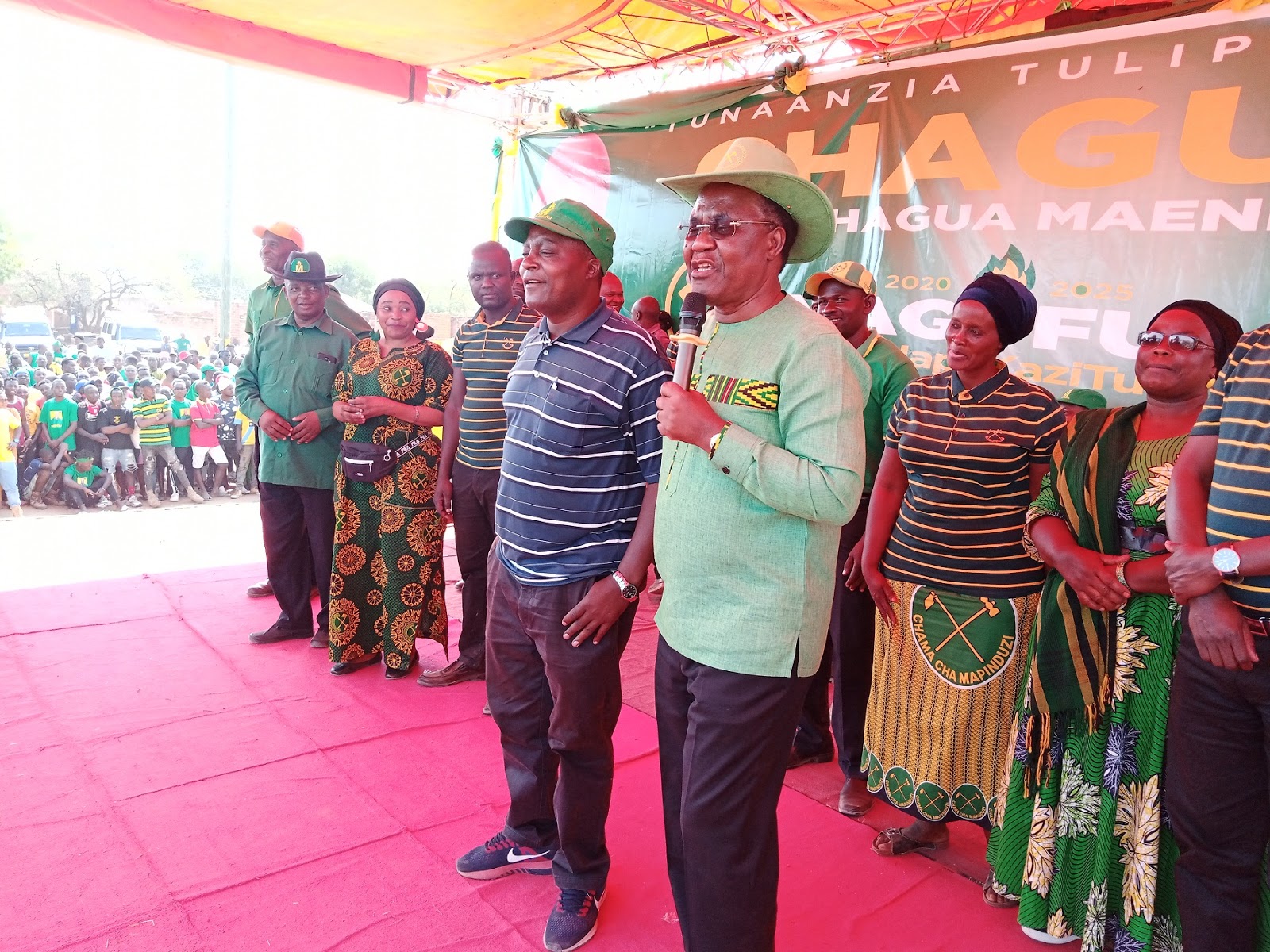 LUKUVI AZINDUA KAMPENI JIMBO LA ISMANI. - MICHUZI BLOG