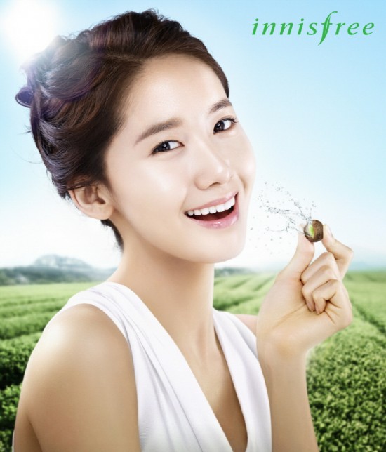 [Photo] YoonA flaunts beautiful skin for Innisfree :: Daily K Pop News ...