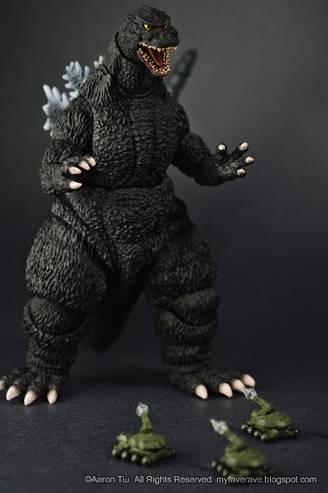 The Rave Corner: S.H. MonsterArts Effects and Toho Super Weapons Set