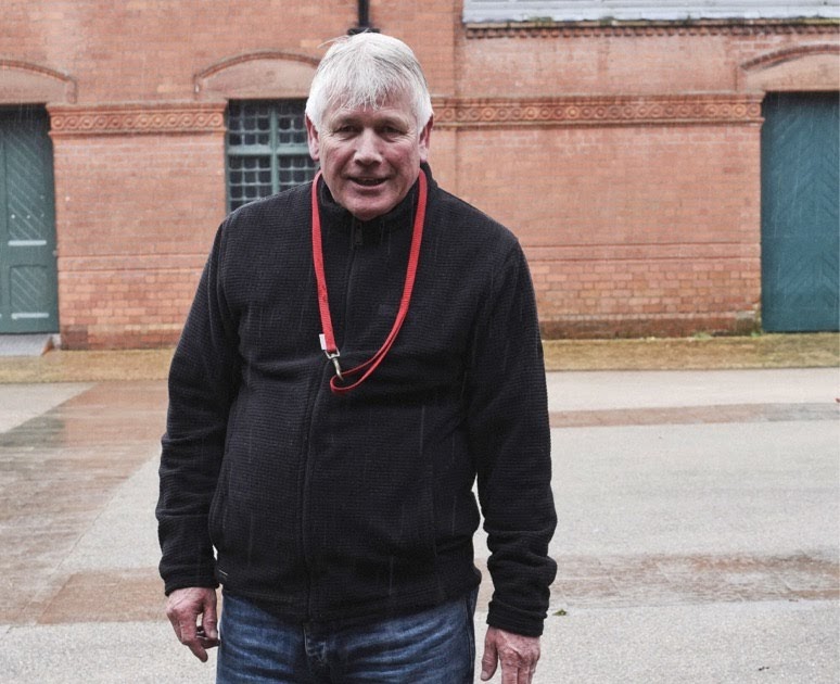 james - travel/home people