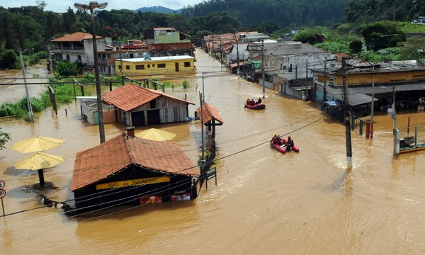 Catastrophic World Inundaciones En Brasil Suman 12 Muertos Por Fuertes