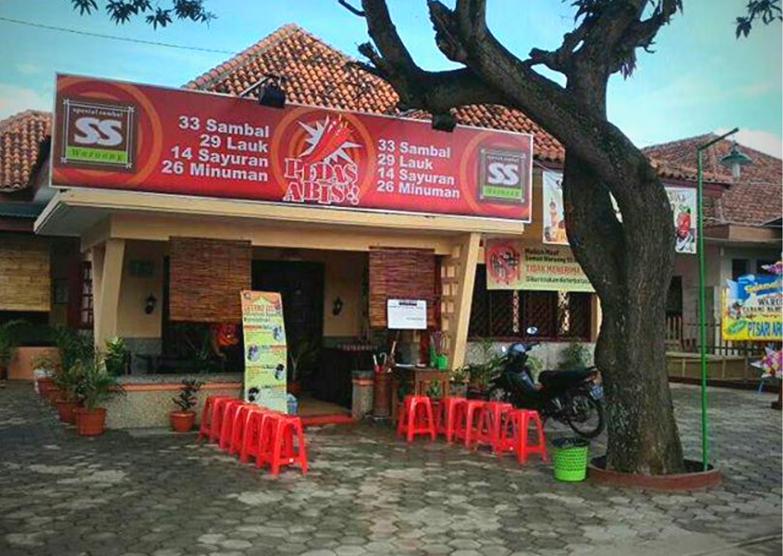4 Tempat Makan Yang Murah Dan Enak Di Sekitar UNS - Topmobile