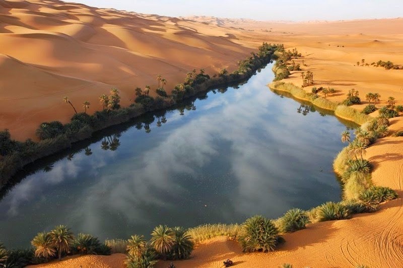 Os lagos de mar de areia de Ubari, Líbia